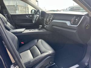 Black Volvo XC60 2018 in Taurage, with an engine capacity of 1.97 L and mileage of 236 thousand km for 17000 €, photo 3 on AUTOMOTO.COM.LV