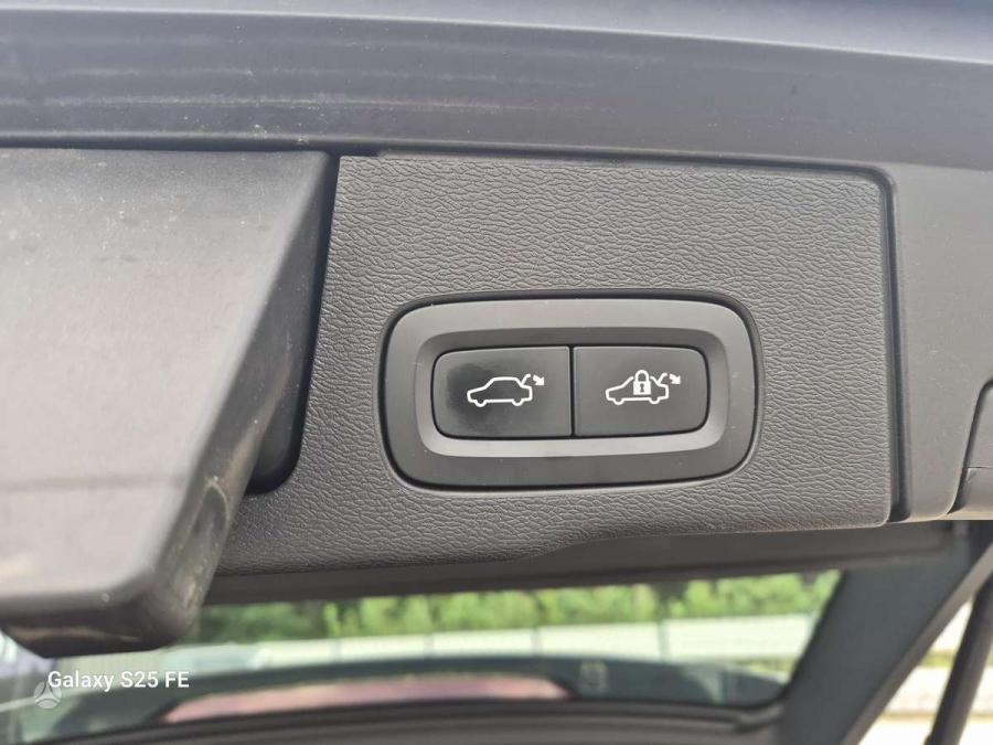 Melns Volvo XC60 2018 Tauragė, ar dzinēja tilpumu 1.97 L un nobraukumu 258 tūkst. km par 15900 €, foto 10 vietnē AUTOMOTO.COM.LV