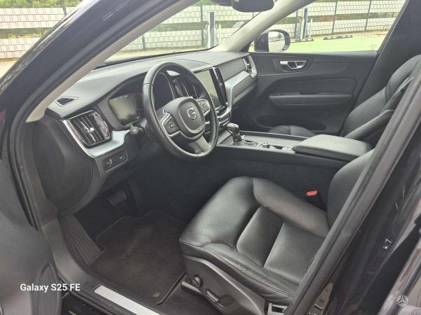Black Volvo XC60 2018 in Taurage, with an engine capacity of 1.97 L and mileage of 258 thousand km for 15900 €, photo 10 on AUTOMOTO.COM.LV