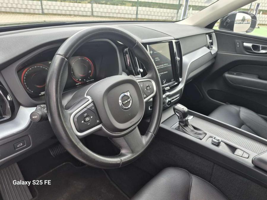 Melns Volvo XC60 2018 Tauragė, ar dzinēja tilpumu 1.97 L un nobraukumu 258 tūkst. km par 15900 €, foto 12 vietnē AUTOMOTO.COM.LV