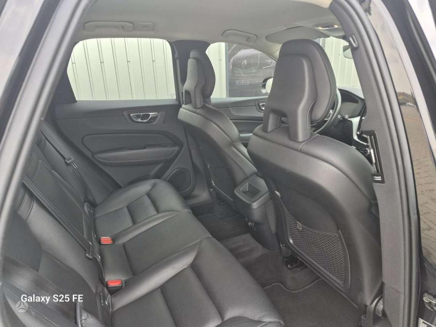Melns Volvo XC60 2018 Tauragė, ar dzinēja tilpumu 1.97 L un nobraukumu 258 tūkst. km par 15900 €, foto 17 vietnē AUTOMOTO.COM.LV