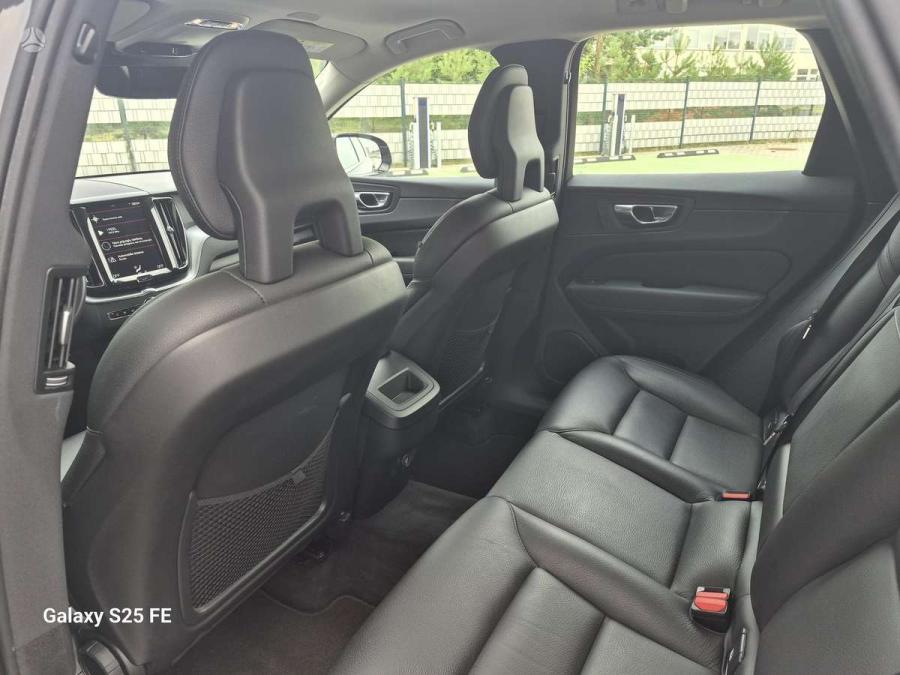 Melns Volvo XC60 2018 Tauragė, ar dzinēja tilpumu 1.97 L un nobraukumu 258 tūkst. km par 15900 €, foto 18 vietnē AUTOMOTO.COM.LV