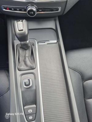 Melns Volvo XC60 2018 Tauragė, ar dzinēja tilpumu 1.97 L un nobraukumu 258 tūkst. km par 15900 €, foto 22 vietnē AUTOMOTO.COM.LV
