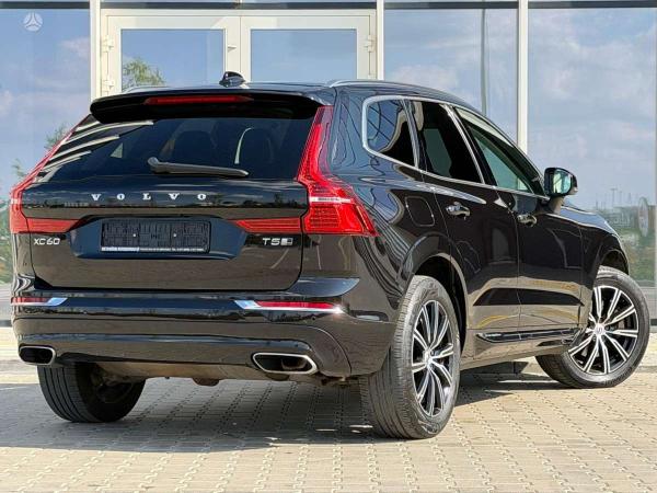 Melns Volvo XC60 2018 Viļņa, ar dzinēja tilpumu 1.97 L un nobraukumu 169 tūkst. km par 24900 €, foto 4 vietnē AUTOMOTO.COM.LV