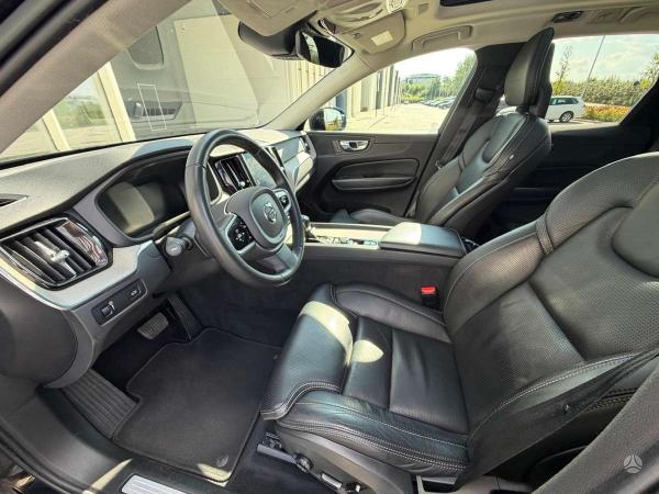 Melns Volvo XC60 2018 Viļņa, ar dzinēja tilpumu 1.97 L un nobraukumu 169 tūkst. km par 24900 €, foto 7 vietnē AUTOMOTO.COM.LV