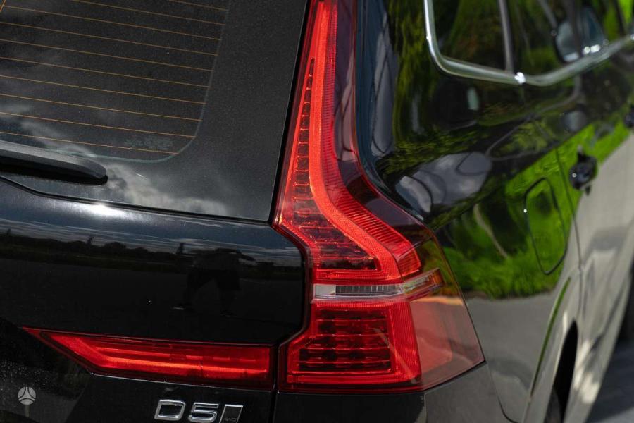 Melns Volvo XC60 2018 Viļņa, ar dzinēja tilpumu 1.97 L un nobraukumu 205 tūkst. km par 19900 €, foto 11 vietnē AUTOMOTO.COM.LV