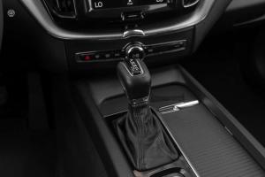 Melns Volvo XC60 2018 Viļņa, ar dzinēja tilpumu 1.97 L un nobraukumu 205 tūkst. km par 19900 €, foto 19 vietnē AUTOMOTO.COM.LV