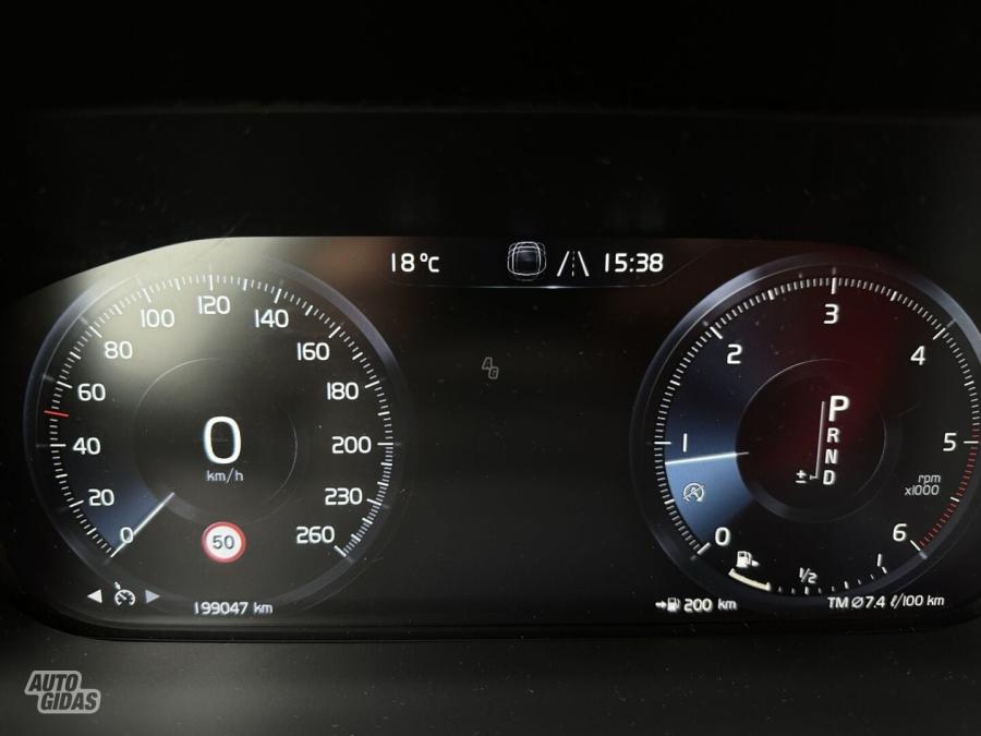 Melns Volvo XC60 2018 Avižieniai, ar dzinēja tilpumu 2.00 L un nobraukumu 199 tūkst. km par 22450 €, foto 8 vietnē AUTOMOTO.COM.LV