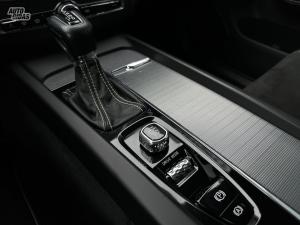 Melns Volvo XC60 2018 Avižieniai, ar dzinēja tilpumu 2.00 L un nobraukumu 199 tūkst. km par 22450 €, foto 22 vietnē AUTOMOTO.COM.LV