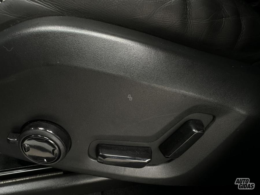 Melns Volvo XC60 2018 Avižieniai, ar dzinēja tilpumu 2.00 L un nobraukumu 199 tūkst. km par 22450 €, foto 25 vietnē AUTOMOTO.COM.LV