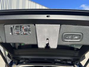 Black Volvo XC60 2018 in Panevezys, with an engine capacity of 1.97 L and mileage of 264 thousand km for 18500 €, photo 9 on AUTOMOTO.COM.LV