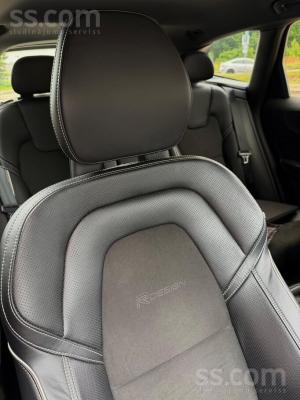 Black Volvo XC60 2018 in Riga, with an engine capacity of 2.00 L and mileage of 84 thousand km for 25500 €, photo 11 on AUTOMOTO.COM.LV