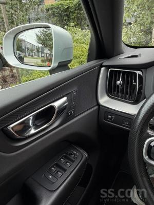 Black Volvo XC60 2018 in Riga, with an engine capacity of 2.00 L and mileage of 84 thousand km for 25500 €, photo 14 on AUTOMOTO.COM.LV