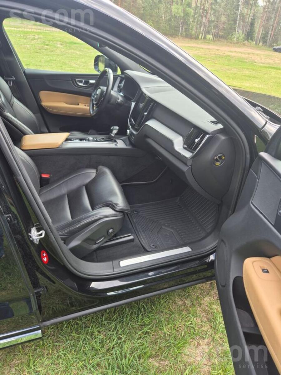 Melns Volvo XC60 2018 Ogre, ar dzinēja tilpumu 2.00 L un nobraukumu 260 tūkst. km par 19500 €, foto 11 vietnē AUTOMOTO.COM.LV
