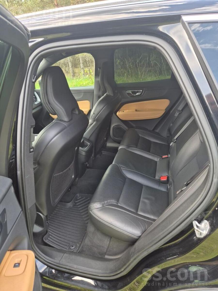 Melns Volvo XC60 2018 Ogre, ar dzinēja tilpumu 2.00 L un nobraukumu 260 tūkst. km par 19500 €, foto 12 vietnē AUTOMOTO.COM.LV