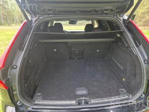 Melns Volvo XC60 2018 Ogre, ar dzinēja tilpumu 2.00 L un nobraukumu 260 tūkst. km par 19500 €, foto 13 vietnē AUTOMOTO.COM.LV