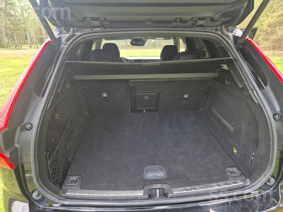 Melns Volvo XC60 2018 Ogre, ar dzinēja tilpumu 2.00 L un nobraukumu 260 tūkst. km par 19500 €, foto 13 vietnē AUTOMOTO.COM.LV