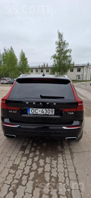 Black Volvo XC60 2018 in Riga, with an engine capacity of 2.00 L and mileage of 232 thousand km for 21950 €, photo 4 on AUTOMOTO.COM.LV