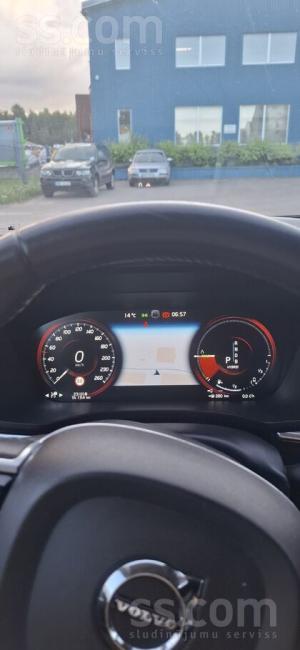 Black Volvo XC60 2018 in Riga, with an engine capacity of 2.00 L and mileage of 232 thousand km for 21950 €, photo 7 on AUTOMOTO.COM.LV