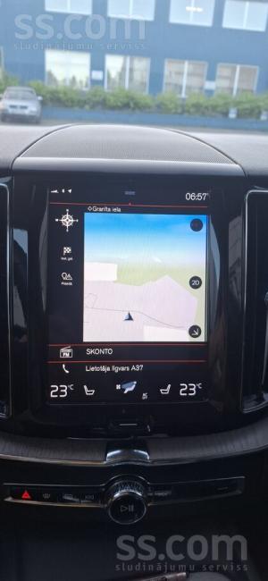 Black Volvo XC60 2018 in Riga, with an engine capacity of 2.00 L and mileage of 232 thousand km for 21950 €, photo 8 on AUTOMOTO.COM.LV