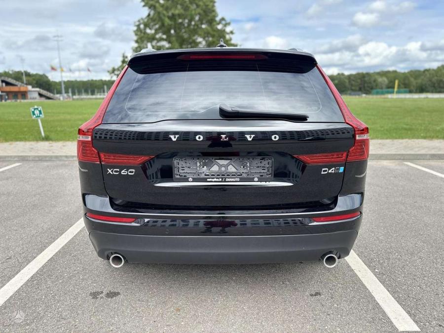 Black Volvo XC60 2018 in Kaunas, with an engine capacity of 1.97 L and mileage of 322 thousand km for 16700 €, photo 9 on AUTOMOTO.COM.LV