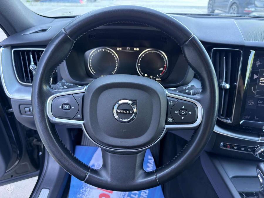Black Volvo XC60 2018 in Kaunas, with an engine capacity of 1.97 L and mileage of 322 thousand km for 16700 €, photo 19 on AUTOMOTO.COM.LV