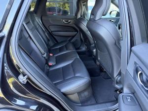 Black Volvo XC60 2018 in Kaunas, with an engine capacity of 1.97 L and mileage of 322 thousand km for 16700 €, photo 28 on AUTOMOTO.COM.LV