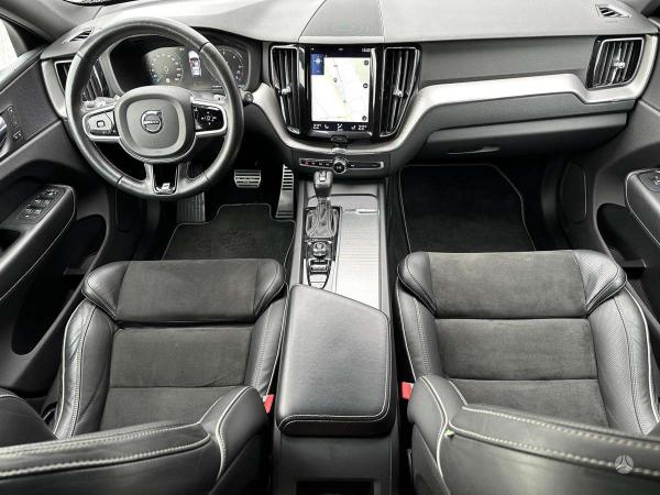 Melns Volvo XC60 2018 Viļņa, ar dzinēja tilpumu 2.00 L un nobraukumu 199 tūkst. km par 22450 €, foto 3 vietnē AUTOMOTO.COM.LV