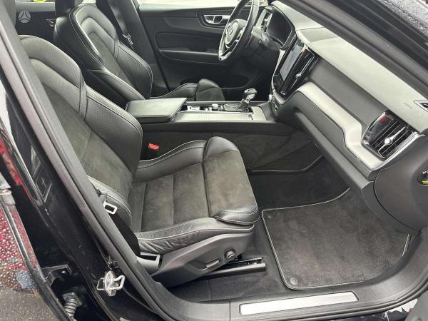 Melns Volvo XC60 2018 Viļņa, ar dzinēja tilpumu 2.00 L un nobraukumu 199 tūkst. km par 22450 €, foto 4 vietnē AUTOMOTO.COM.LV
