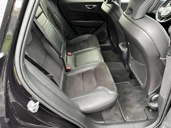 Melns Volvo XC60 2018 Viļņa, ar dzinēja tilpumu 2.00 L un nobraukumu 199 tūkst. km par 22450 €, foto 5 vietnē AUTOMOTO.COM.LV