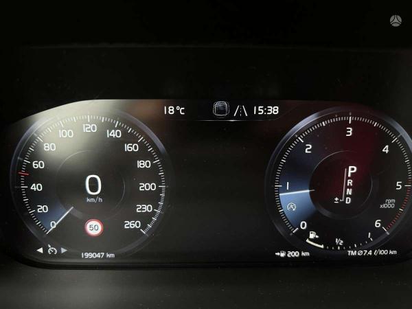 Melns Volvo XC60 2018 Viļņa, ar dzinēja tilpumu 2.00 L un nobraukumu 199 tūkst. km par 22450 €, foto 7 vietnē AUTOMOTO.COM.LV