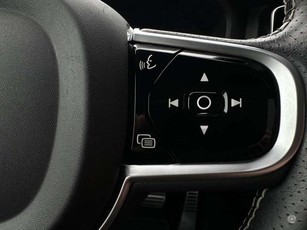 Melns Volvo XC60 2018 Viļņa, ar dzinēja tilpumu 2.00 L un nobraukumu 199 tūkst. km par 22450 €, foto 9 vietnē AUTOMOTO.COM.LV