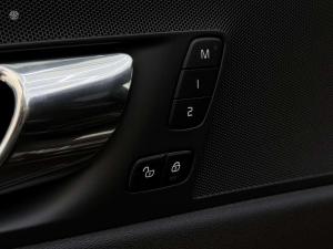 Black Volvo XC60 2018 in Vilnius, with an engine capacity of 1.97 L and mileage of 251 thousand km for 19700 €, photo 23 on AUTOMOTO.COM.LV
