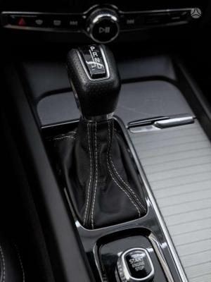Black Volvo XC60 2018 in Vilnius, with an engine capacity of 1.97 L and mileage of 251 thousand km for 19700 €, photo 26 on AUTOMOTO.COM.LV