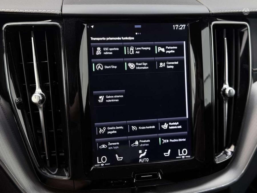 Black Volvo XC60 2018 in Vilnius, with an engine capacity of 1.97 L and mileage of 251 thousand km for 19700 €, photo 29 on AUTOMOTO.COM.LV