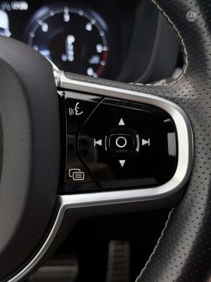 Black Volvo XC60 2018 in Vilnius, with an engine capacity of 1.97 L and mileage of 251 thousand km for 19700 €, photo 31 on AUTOMOTO.COM.LV
