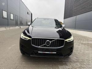 Black Volvo XC60 2018 in Siauliai, with an engine capacity of 1.97 L and mileage of 240 thousand km for 18300 €, photo 3 on AUTOMOTO.COM.LV