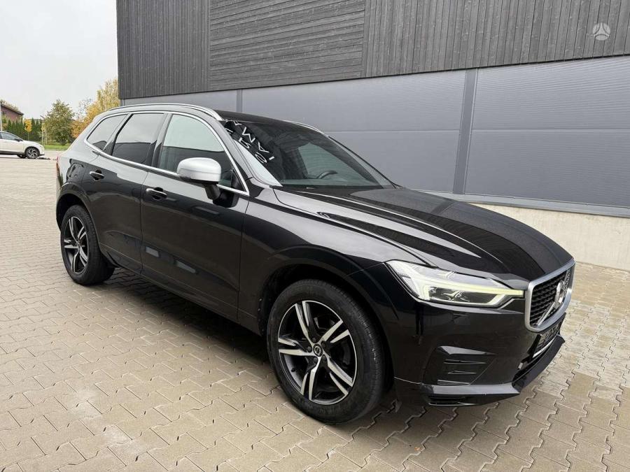 Black Volvo XC60 2018 in Siauliai, with an engine capacity of 1.97 L and mileage of 240 thousand km for 18300 €, photo 4 on AUTOMOTO.COM.LV