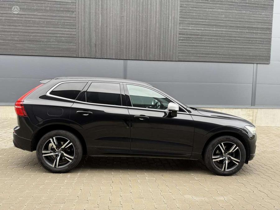Black Volvo XC60 2018 in Siauliai, with an engine capacity of 1.97 L and mileage of 240 thousand km for 18300 €, photo 5 on AUTOMOTO.COM.LV