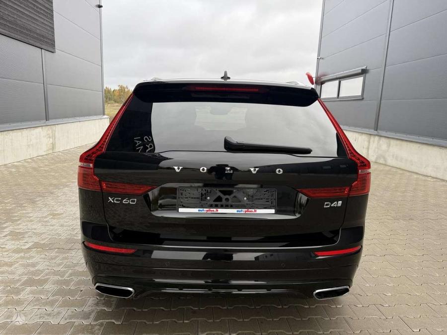 Black Volvo XC60 2018 in Siauliai, with an engine capacity of 1.97 L and mileage of 240 thousand km for 18300 €, photo 7 on AUTOMOTO.COM.LV