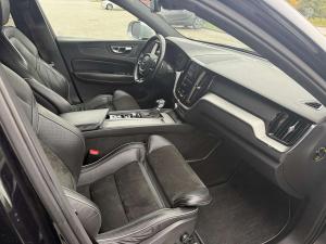 Black Volvo XC60 2018 in Siauliai, with an engine capacity of 1.97 L and mileage of 240 thousand km for 18300 €, photo 10 on AUTOMOTO.COM.LV
