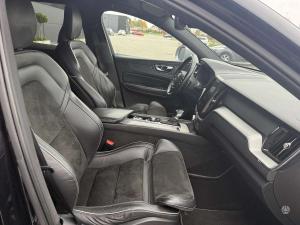Black Volvo XC60 2018 in Siauliai, with an engine capacity of 1.97 L and mileage of 240 thousand km for 18300 €, photo 11 on AUTOMOTO.COM.LV