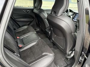 Black Volvo XC60 2018 in Siauliai, with an engine capacity of 1.97 L and mileage of 240 thousand km for 18300 €, photo 18 on AUTOMOTO.COM.LV
