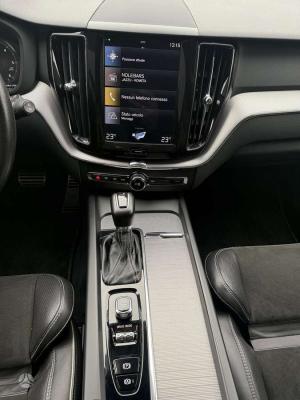 Black Volvo XC60 2018 in Siauliai, with an engine capacity of 1.97 L and mileage of 240 thousand km for 18300 €, photo 22 on AUTOMOTO.COM.LV