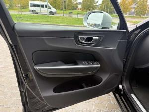Black Volvo XC60 2018 in Siauliai, with an engine capacity of 1.97 L and mileage of 240 thousand km for 18300 €, photo 23 on AUTOMOTO.COM.LV