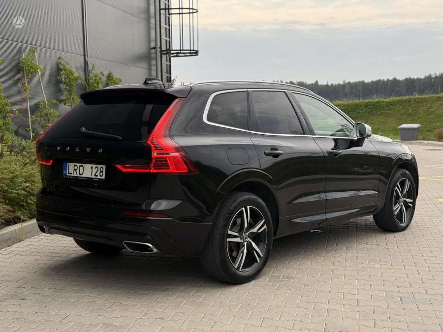 Black Volvo XC60 2018 in Vilnius, with an engine capacity of 1.97 L and mileage of 289 thousand km for 17950 €, photo 7 on AUTOMOTO.COM.LV