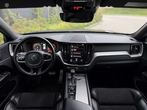 Black Volvo XC60 2018 in Vilnius, with an engine capacity of 1.97 L and mileage of 289 thousand km for 17950 €, photo 9 on AUTOMOTO.COM.LV