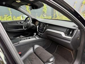 Black Volvo XC60 2018 in Vilnius, with an engine capacity of 1.97 L and mileage of 289 thousand km for 17950 €, photo 10 on AUTOMOTO.COM.LV