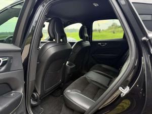 Black Volvo XC60 2018 in Vilnius, with an engine capacity of 1.97 L and mileage of 289 thousand km for 17950 €, photo 12 on AUTOMOTO.COM.LV