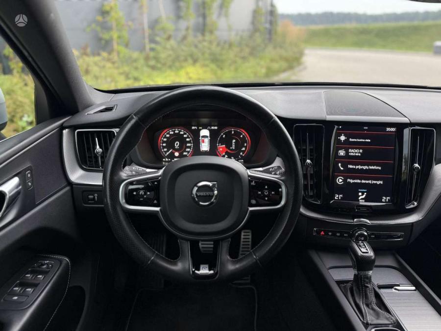 Black Volvo XC60 2018 in Vilnius, with an engine capacity of 1.97 L and mileage of 289 thousand km for 17950 €, photo 15 on AUTOMOTO.COM.LV